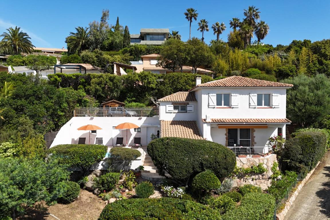 100 M² Villa ∙ 3 Schlafzimmer ∙ 6 Gäste - Korsika