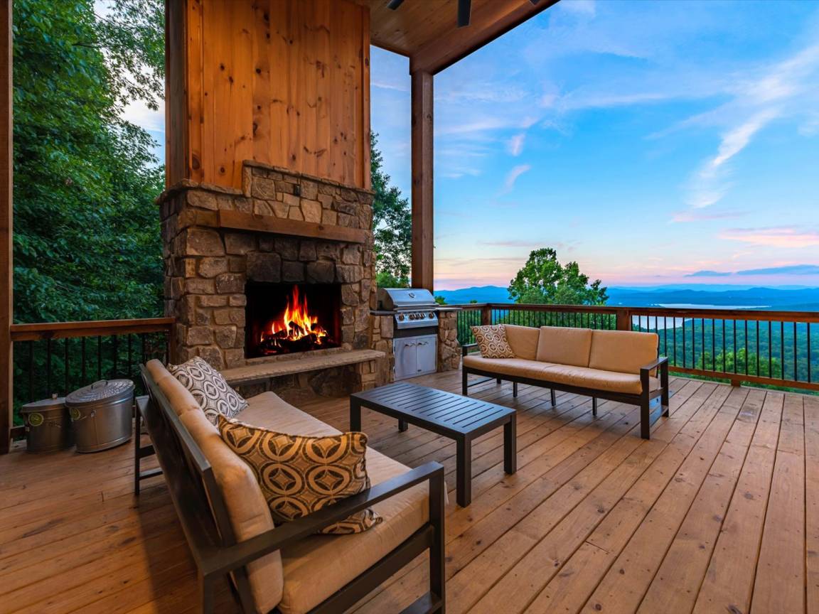 321 M² Cabin ∙ 5 Bedrooms ∙ 12 Guests - Blue Ridge, GA