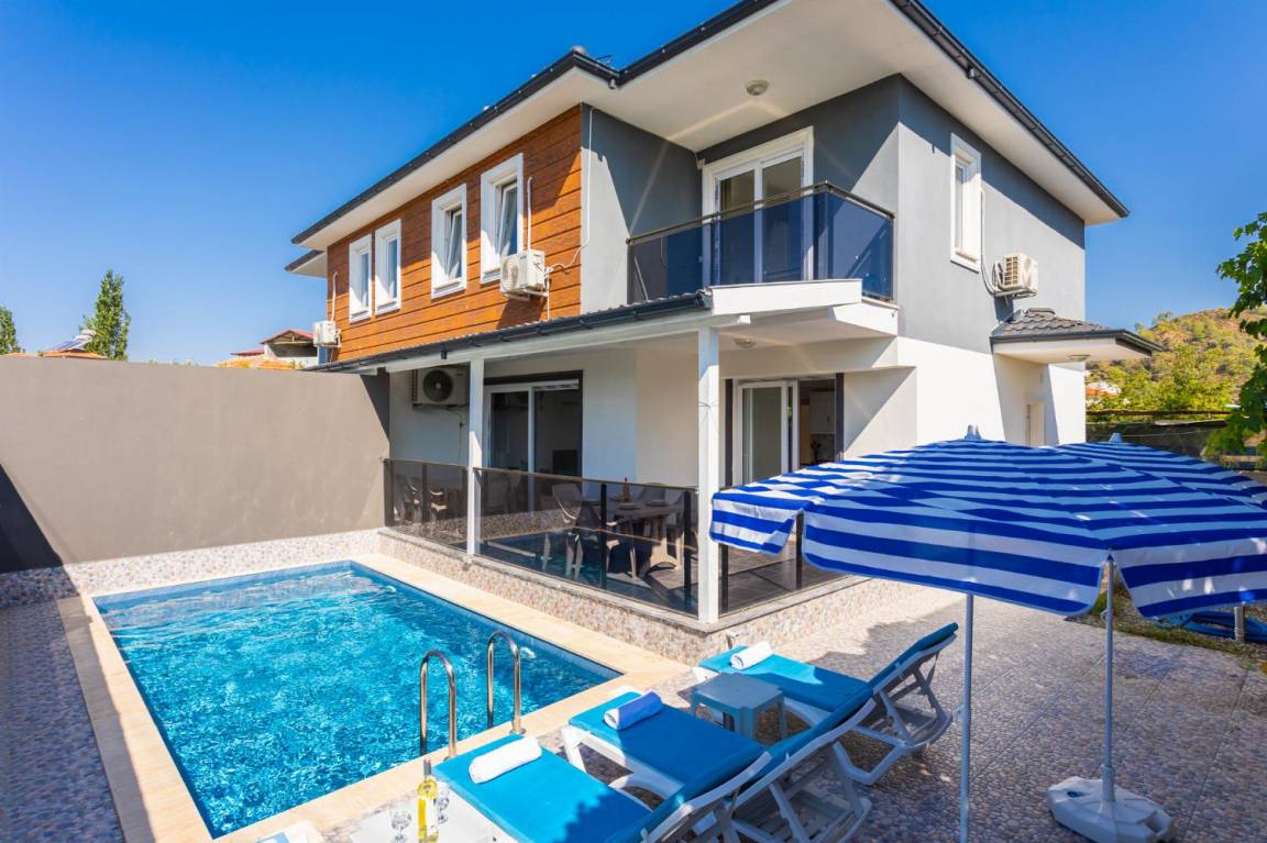 220 M² Villa ∙ 4 Bedrooms ∙ 9 Guests - Dalaman