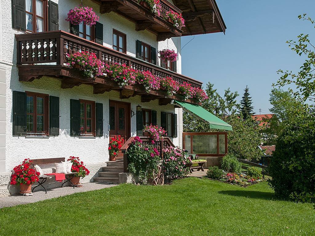 75 M² Apartment ∙ 1 Bedroom ∙ 4 Guests - Waakirchen