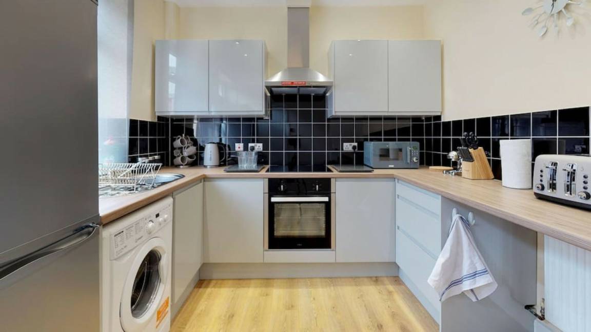 39 M² Apartment ∙ 3 Bedrooms ∙ 5 Guests - University of Bradford