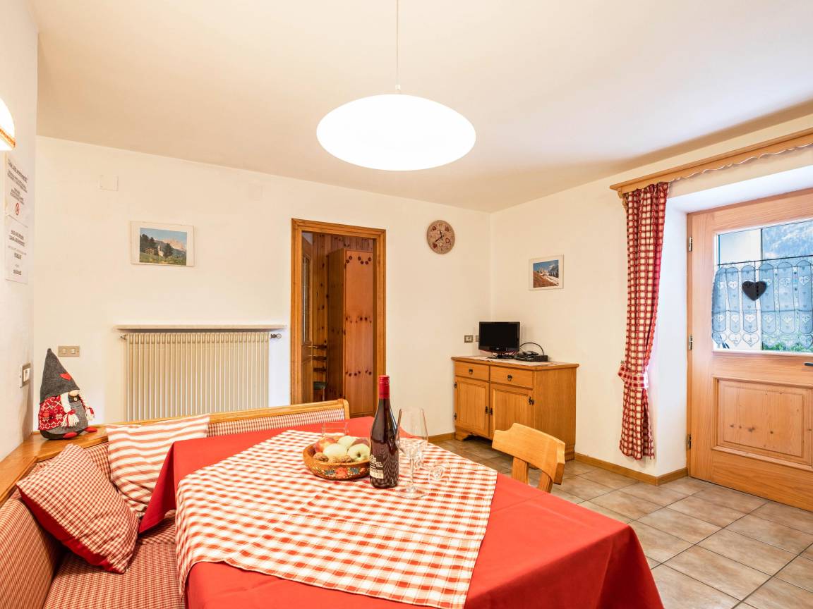 75 M² Ferienwohnung ∙ 2 Schlafzimmer ∙ 5 Gäste - Fassatal