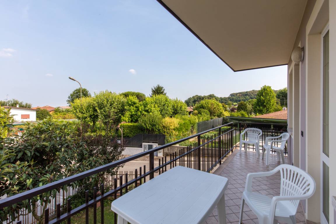 60 M² Appartamento ∙ 1 Camera Da Letto ∙ 5 Ospiti - Padenghe Sul Garda