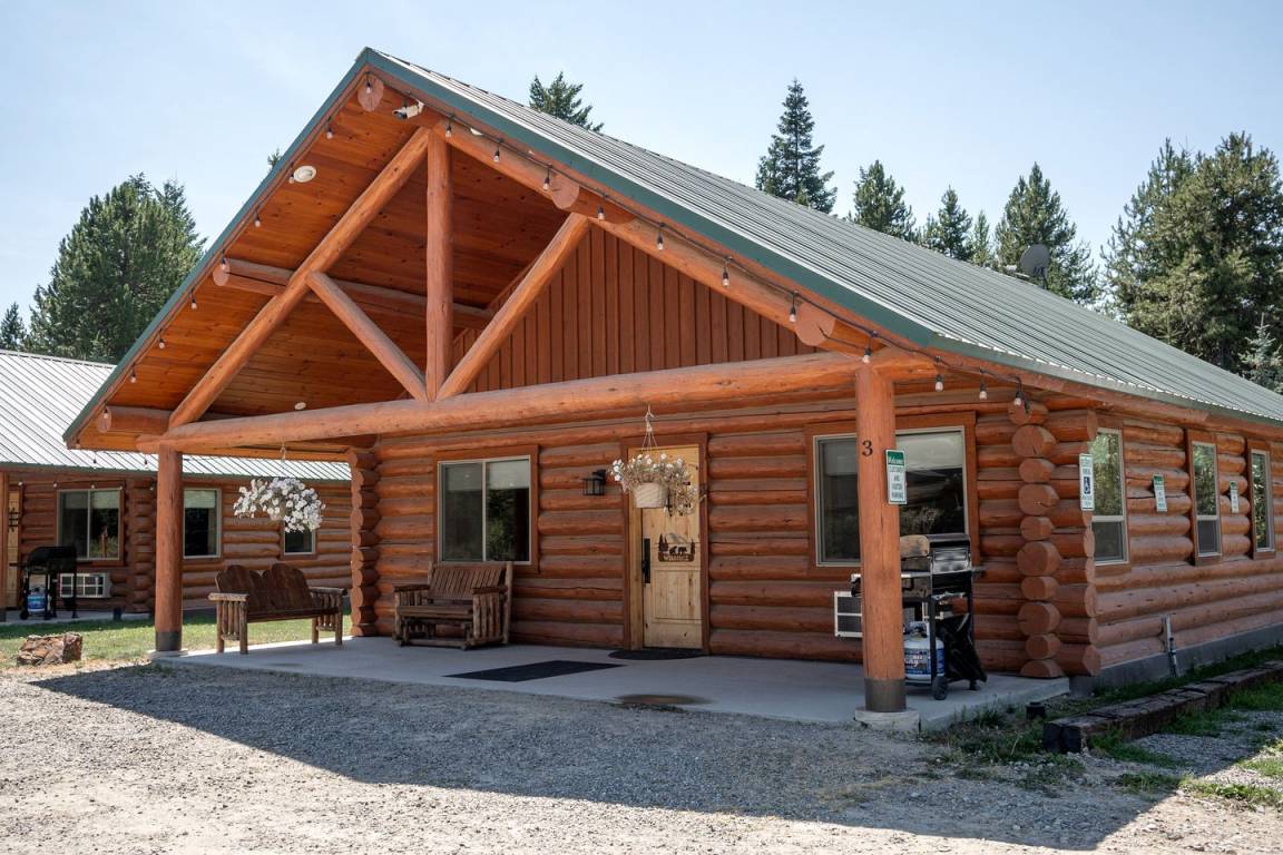 House ∙ 2 Bedrooms ∙ 8 Guests - Bonners Ferry, ID