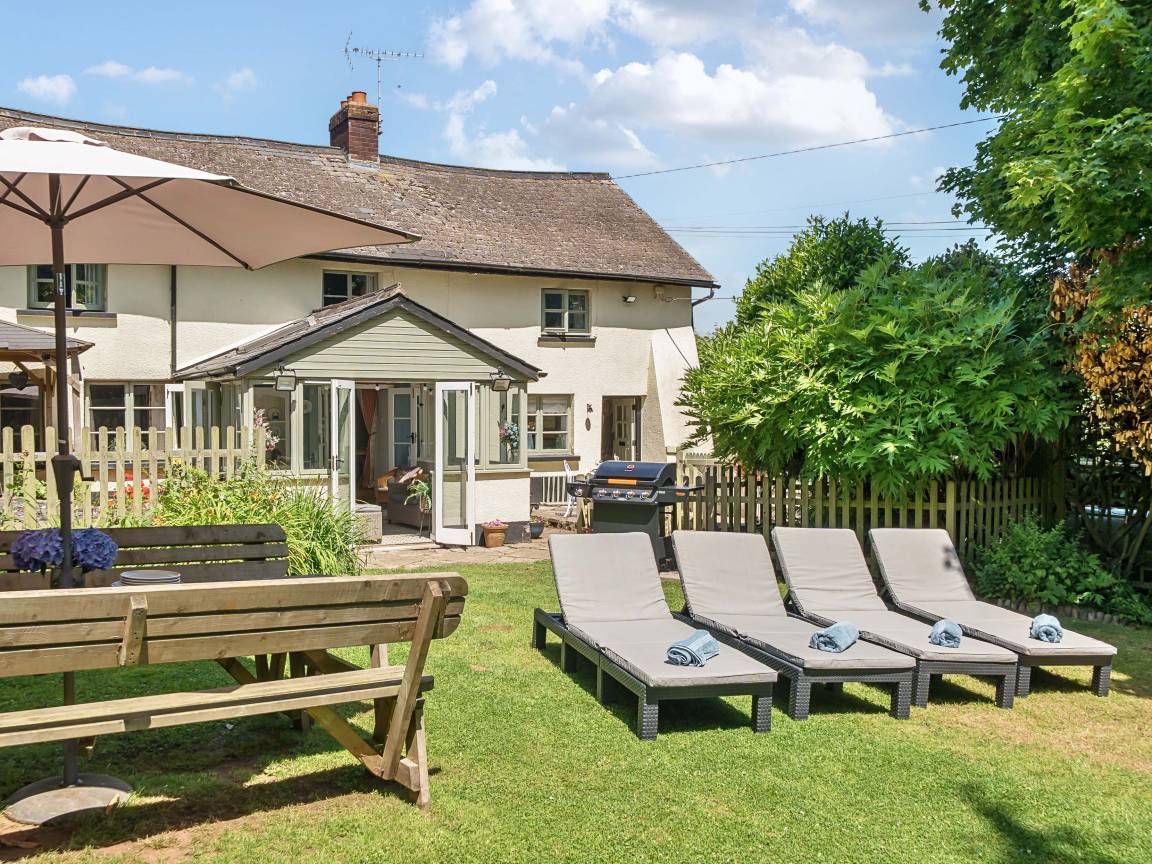 Cottage ∙ 4 Bedrooms ∙ 8 Guests - Tiverton Castle