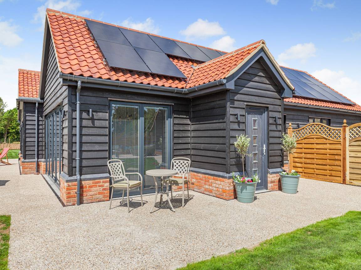 Cottage ∙ 4 Bedrooms ∙ 10 Guests - Southend-on-Sea