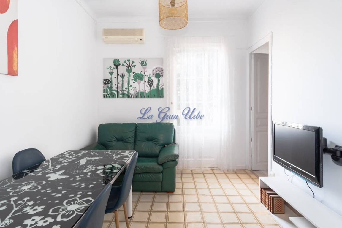 60 M² Apartamento ∙ 3 Quartos ∙ 5 Hóspedes - Barcelona
