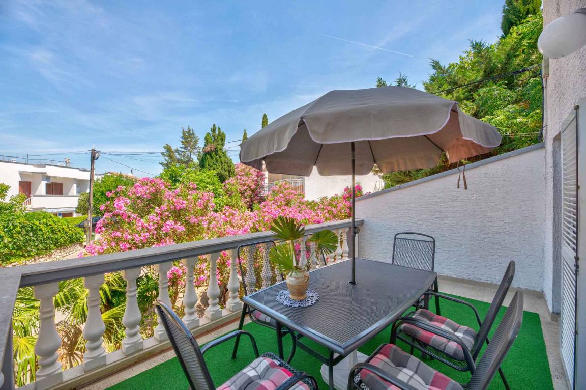 110 M² Ferienwohnung ∙ 3 Schlafzimmer ∙ 8 Gäste - Selce