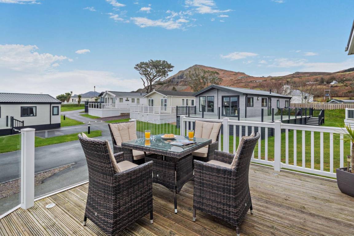 Lodge ∙ 2 Bedrooms ∙ 5 Guests - North Wales