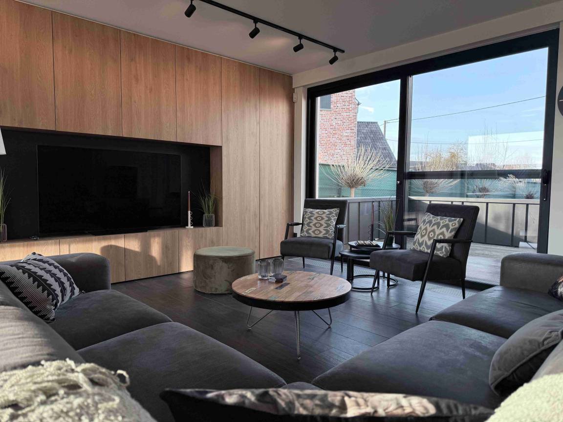 300 M² Villa ∙ 1 Chambre ∙ 8 Personnes - Genk