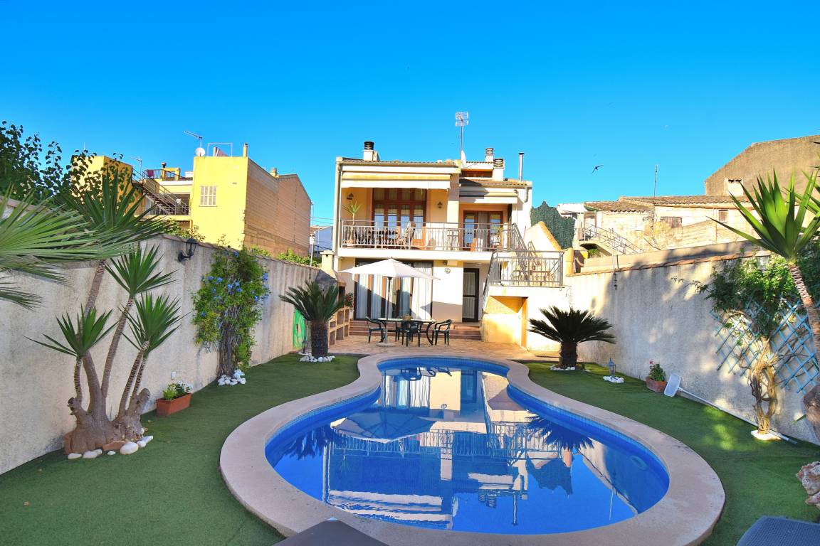 150 M² House ∙ 3 Bedrooms ∙ 5 Guests - Sineu
