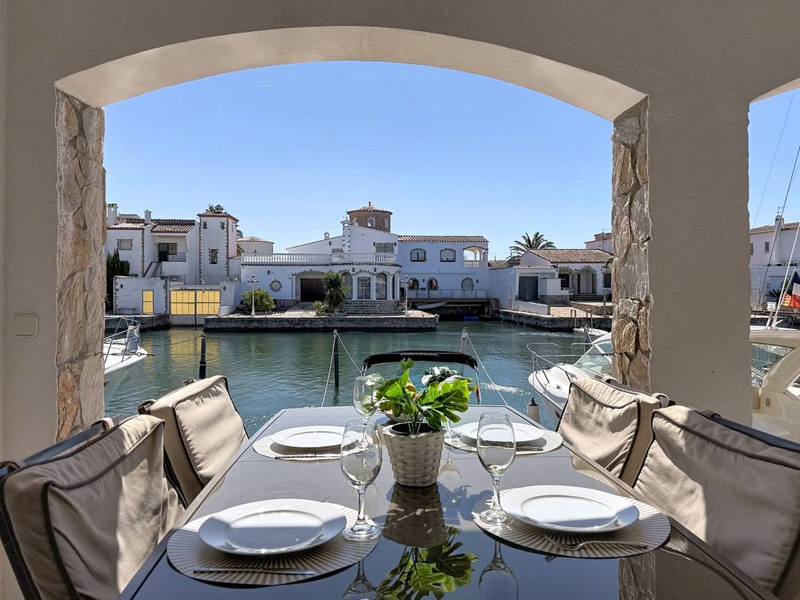 110 M² House ∙ 4 Bedrooms ∙ 8 Guests - Empuriabrava