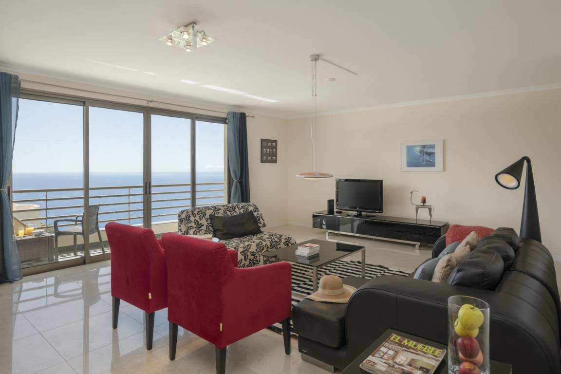 126 M² Appartement ∙ 3 Slaapkamers ∙ 6 Gasten - Calheta