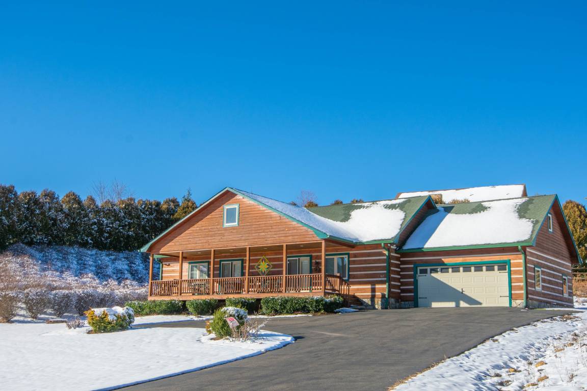 Cabin ∙ 3 Bedrooms ∙ 6 Guests - West Jefferson, NC