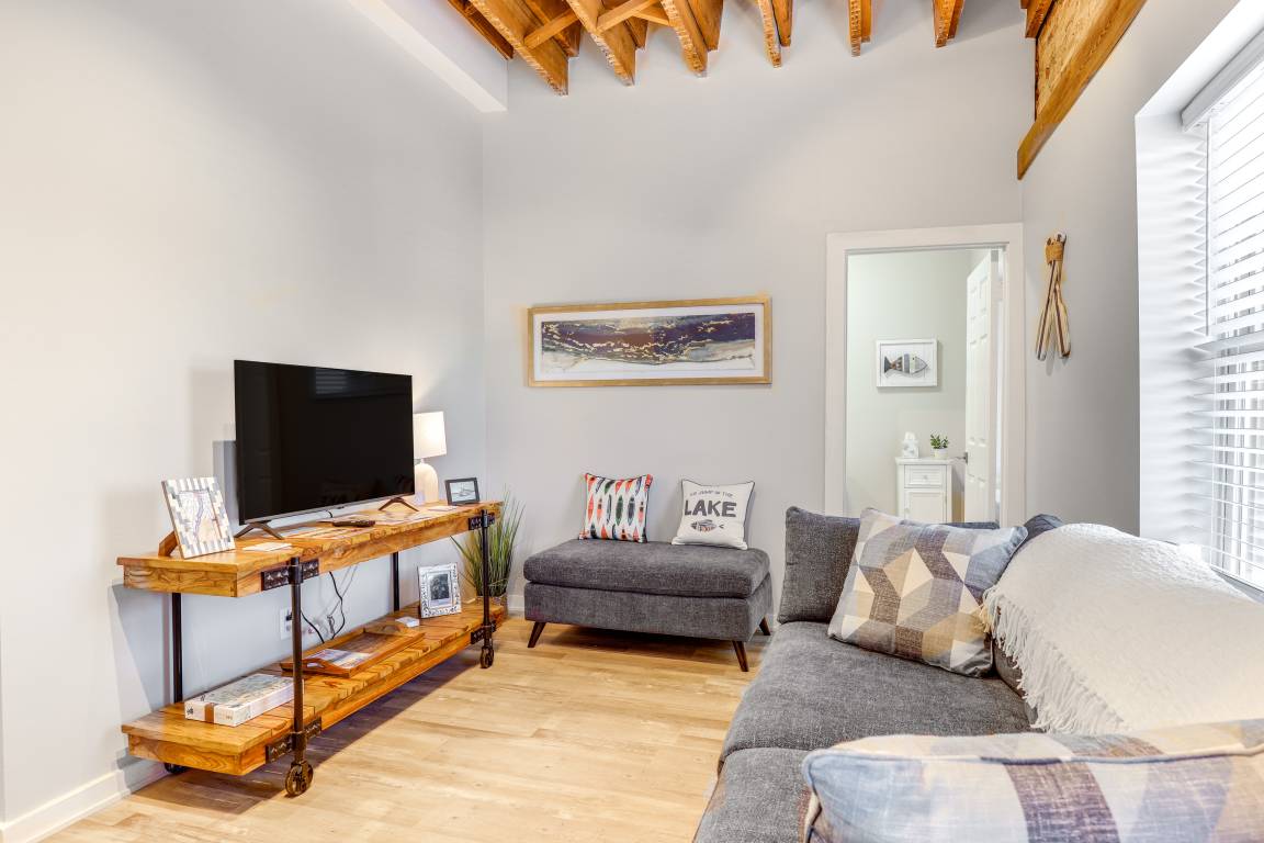 92 M² Apartment ∙ 2 Bedrooms ∙ 4 Guests - Canandaigua, NY