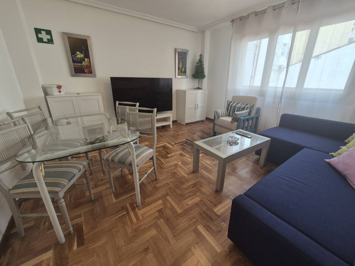 53 M² Apartment ∙ 1 Bedroom ∙ 4 Guests - Oviedo