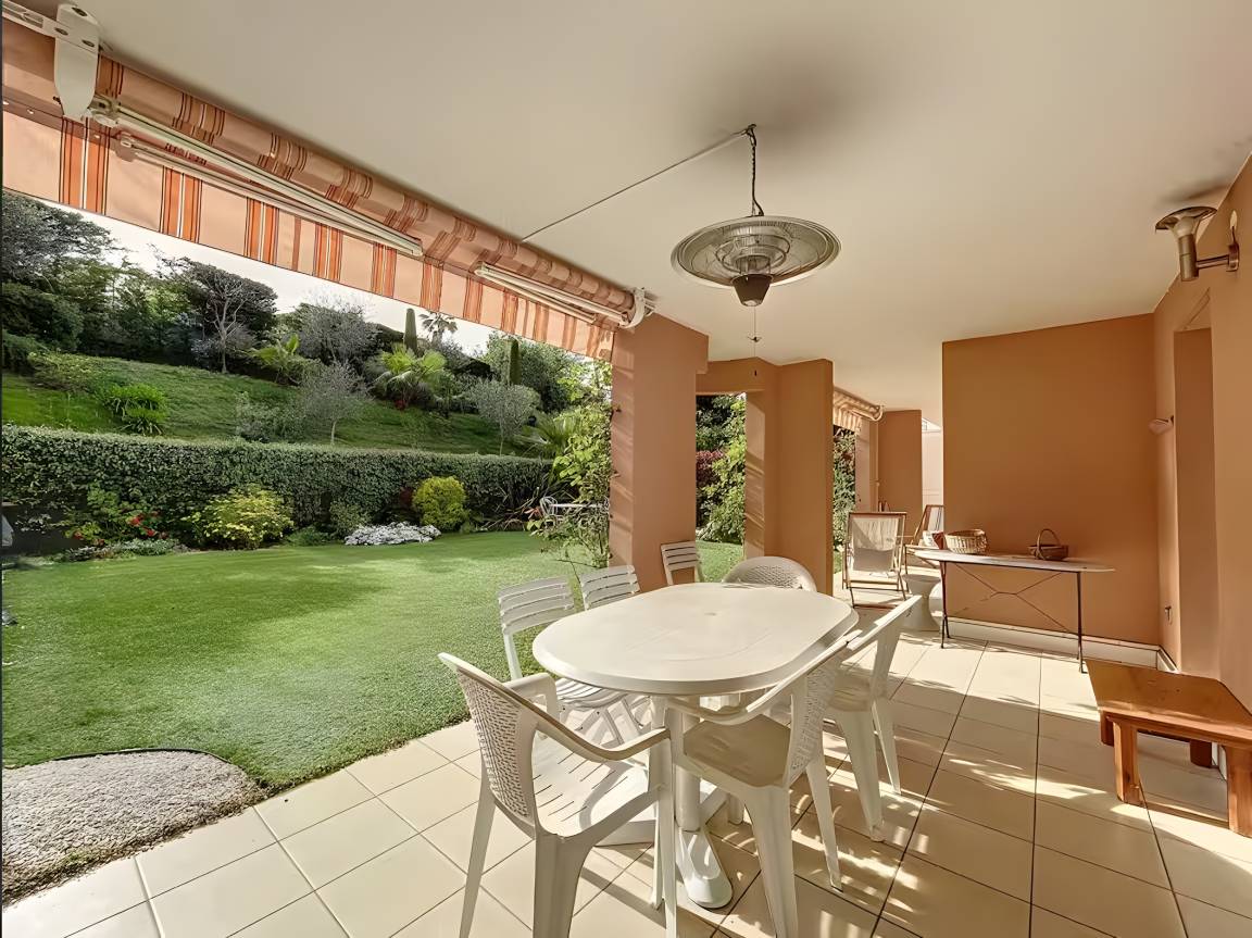 85 M² Apartment ∙ 3 Bedrooms ∙ 6 Guests - Antibes