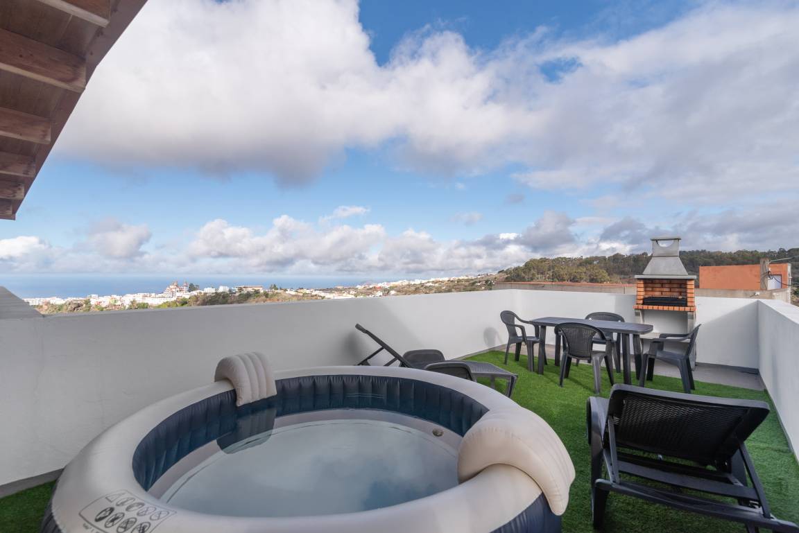 100 M² Casa ∙ 4 Habitaciones ∙ 12 Huéspedes - Gáldar