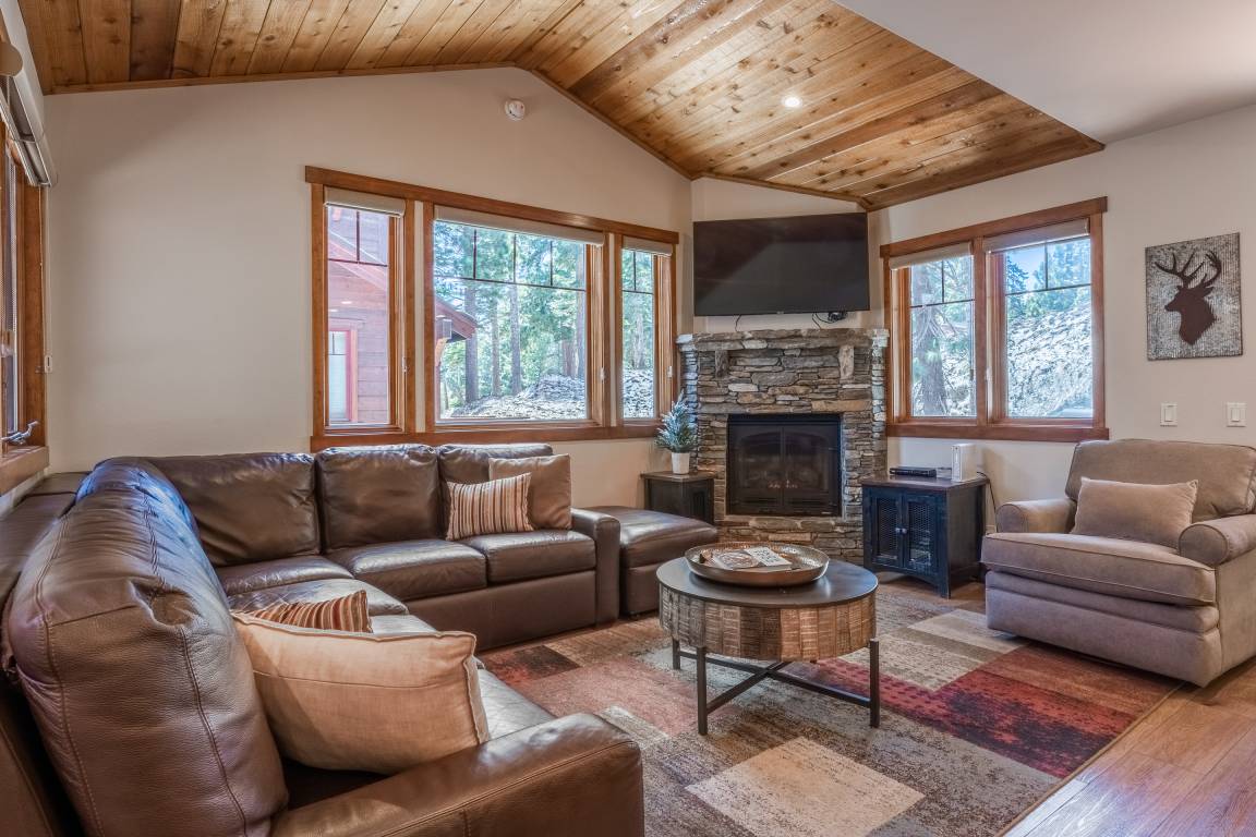 158 M² House ∙ 3 Bedrooms ∙ 8 Guests - Mammoth Lakes, CA