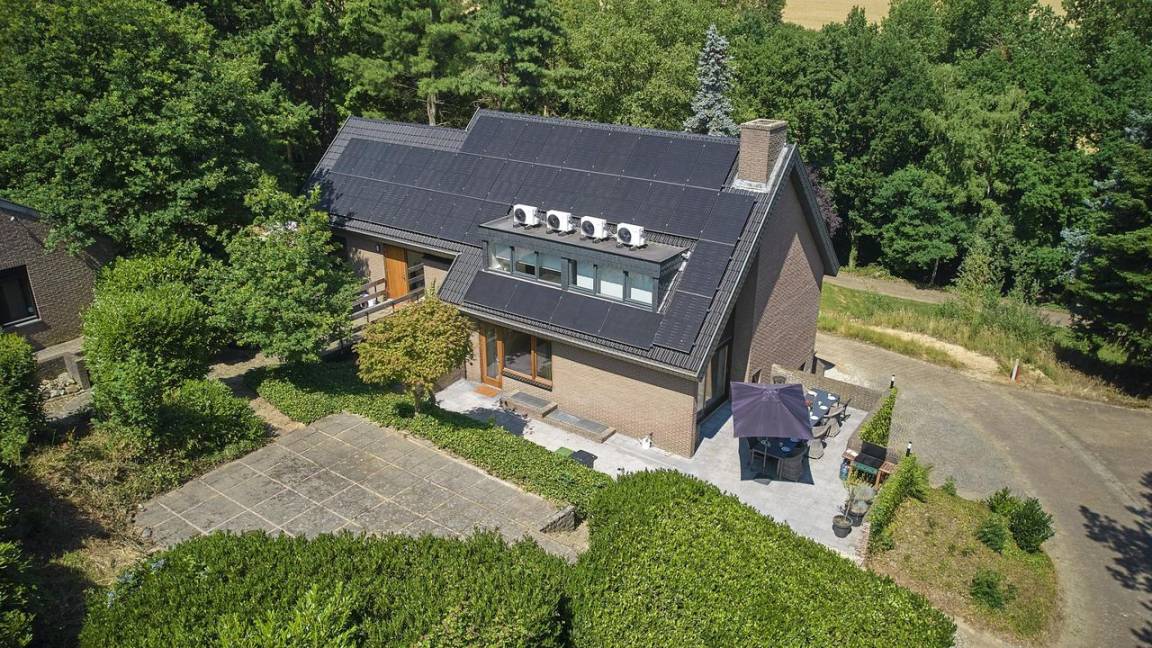 260 M² Appartement ∙ 6 Slaapkamers ∙ 12 Gasten - Sittard
