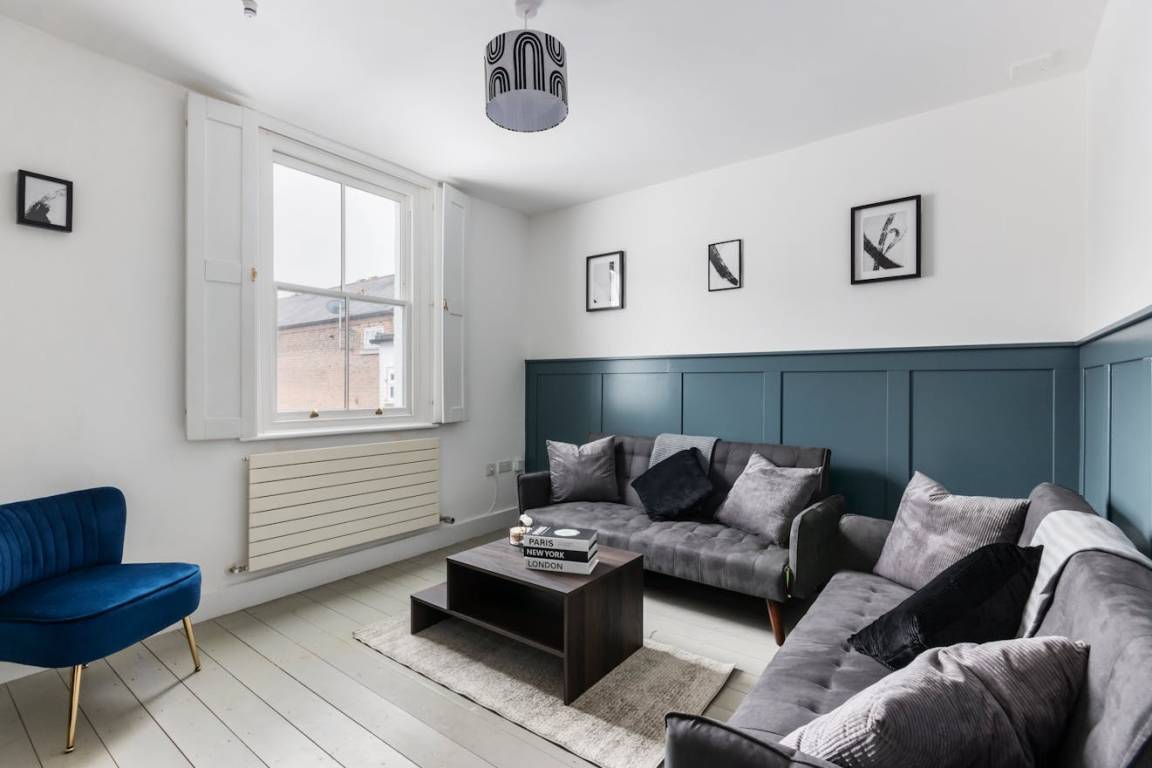 1451 M² House ∙ 4 Bedrooms ∙ 6 Guests - St Albans