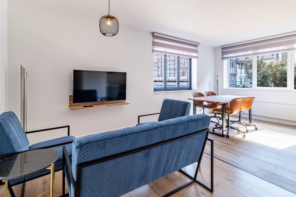 140 M² Apartment ∙ 6 Bedrooms ∙ 6 Guests - Hoofddorp