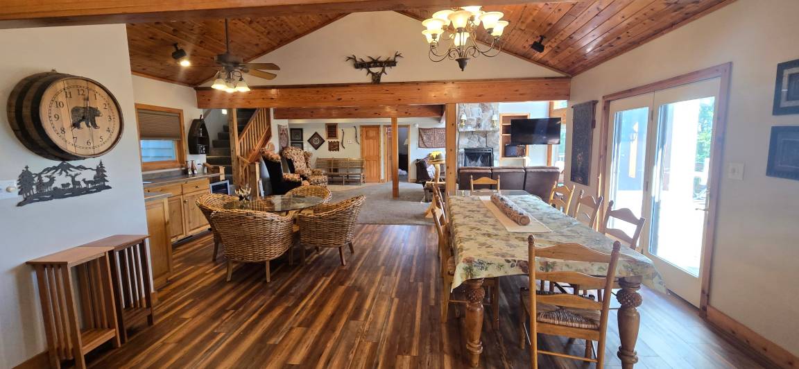 365 M² House ∙ 5 Bedrooms ∙ 14 Guests - Oakland, MD