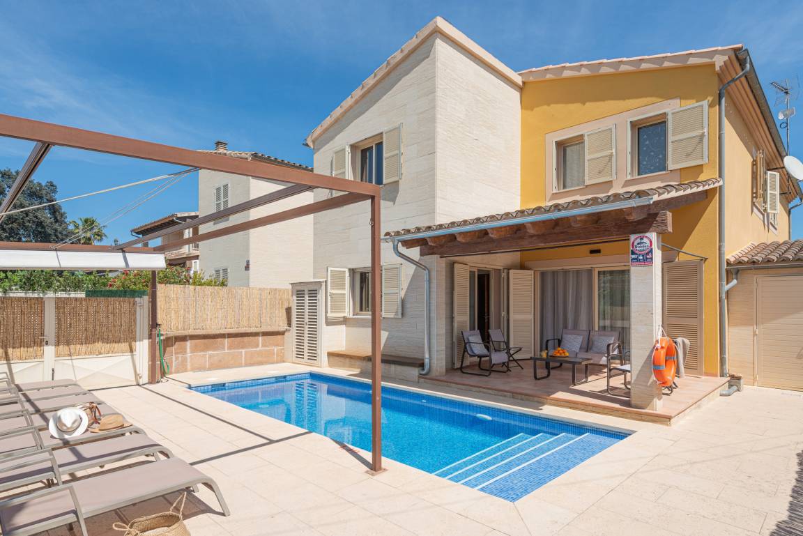 200 M² Villa ∙ 4 Habitaciones ∙ 8 Huéspedes - Alcudia