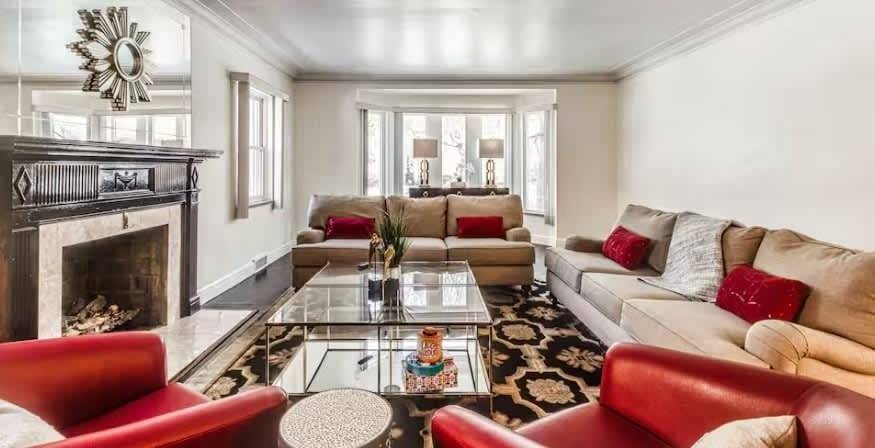 House ∙ 5 Bedrooms ∙ 10 Guests - Detroit, MI