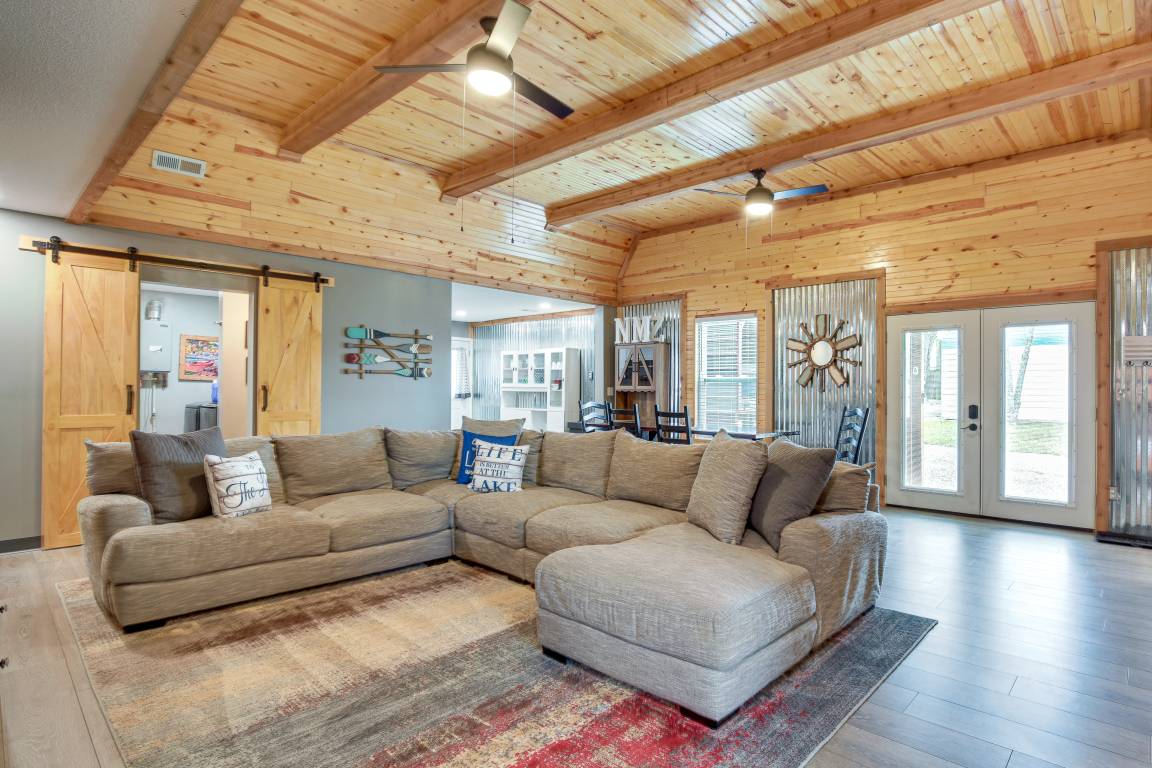 153 M² House ∙ 4 Bedrooms ∙ 15 Guests - Perry Lake, KS