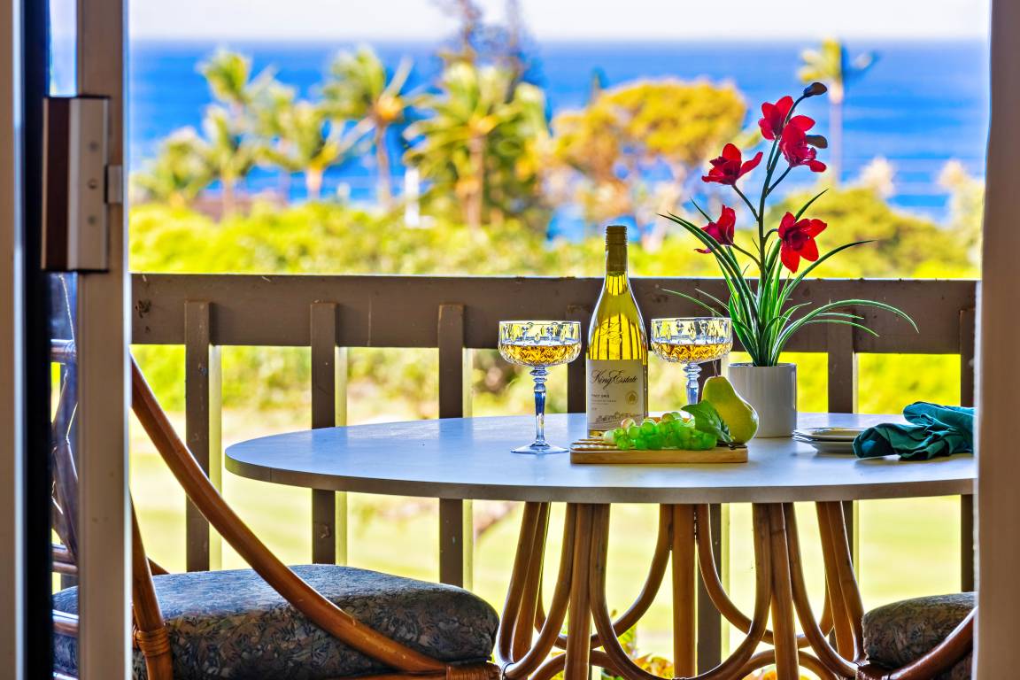 Condo ∙ 2 Bedrooms ∙ 6 Guests - Kaanapali, HI