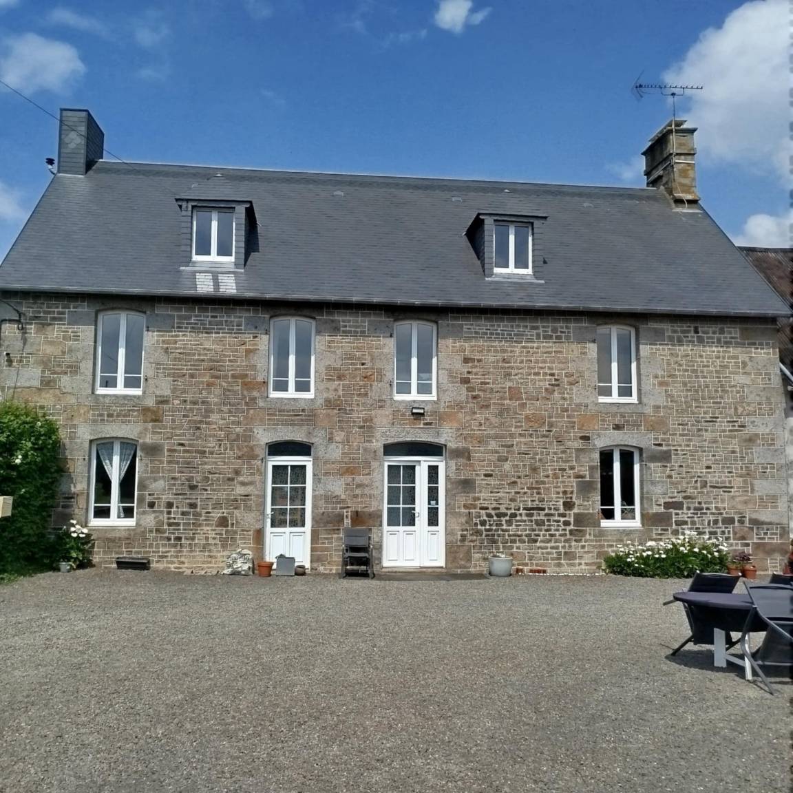 140 M² Chambre D'hôtes ∙ 2 Chambres ∙ 4 Personnes - Cotentin