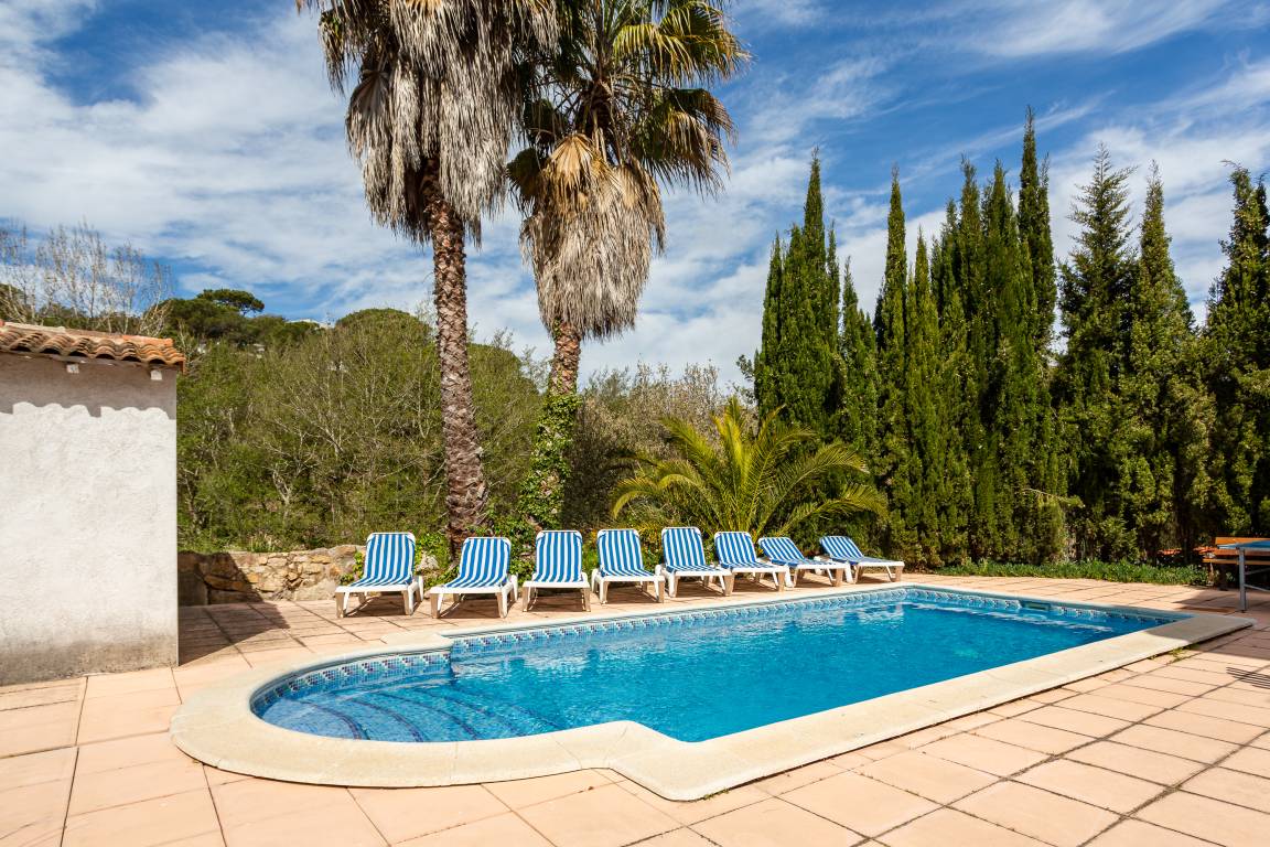 228 M² Villa ∙ 5 Chambres ∙ 14 Personnes - Blanes