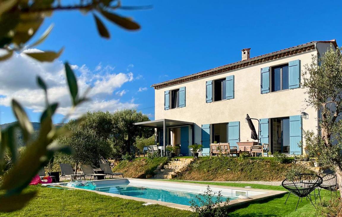 130 M² Maison De Vacances ∙ 4 Chambres ∙ 8 Personnes - Fayence