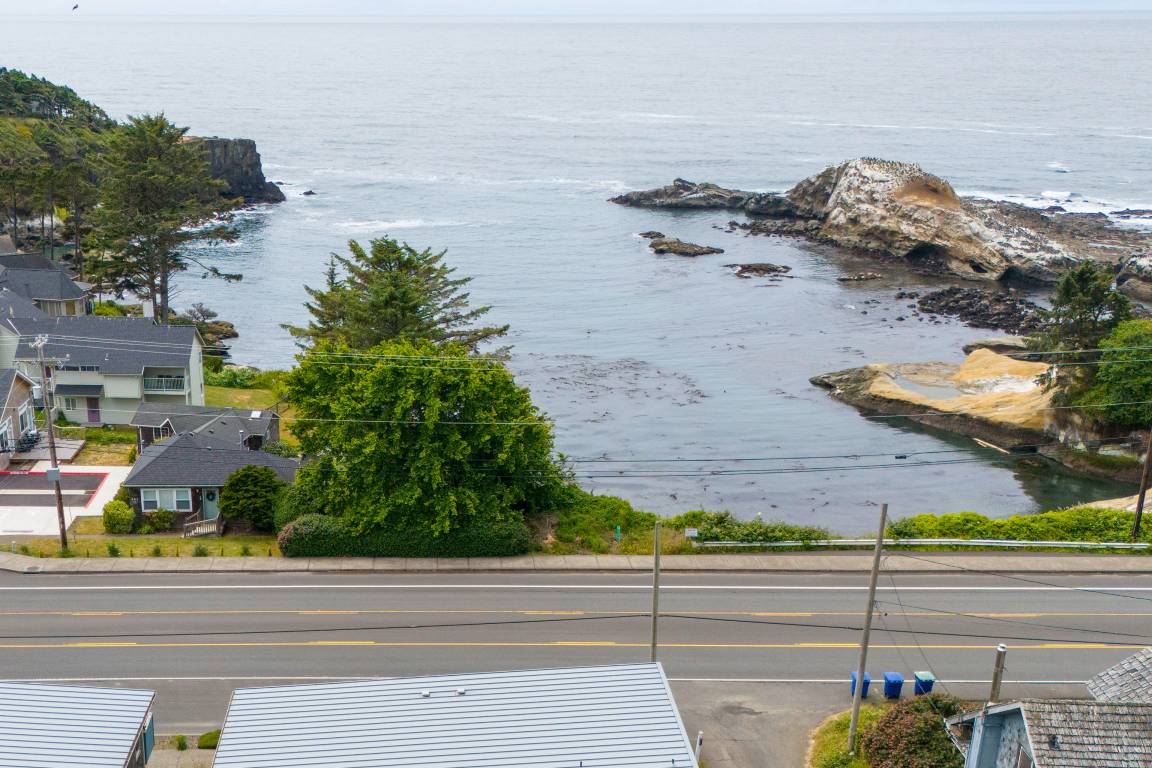 111 M² Apartment ∙ 2 Bedrooms ∙ 4 Guests - Depoe Bay, OR