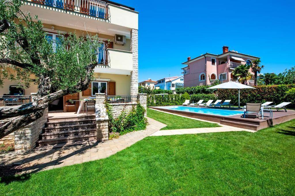 300 M² House ∙ 7 Bedrooms ∙ 13 Guests - Rovinj