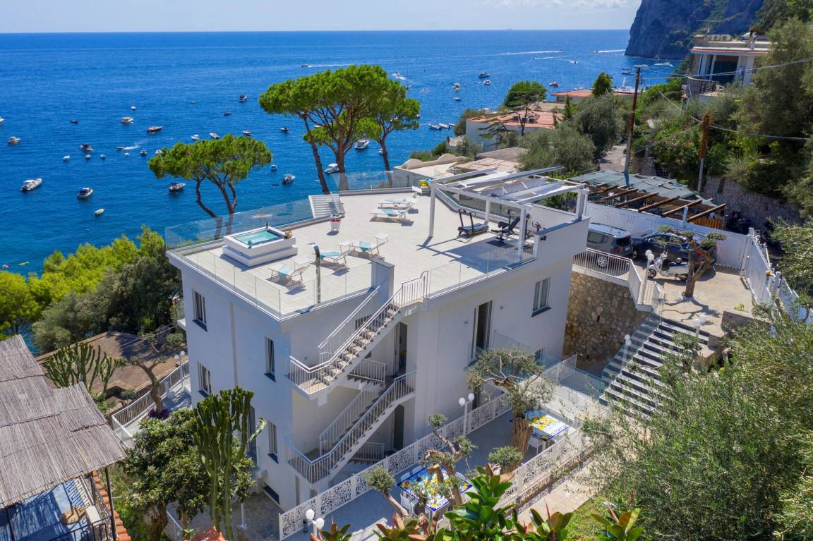 467 M² Villa ∙ 6 Bedrooms ∙ 12 Guests - Massa Lubrense