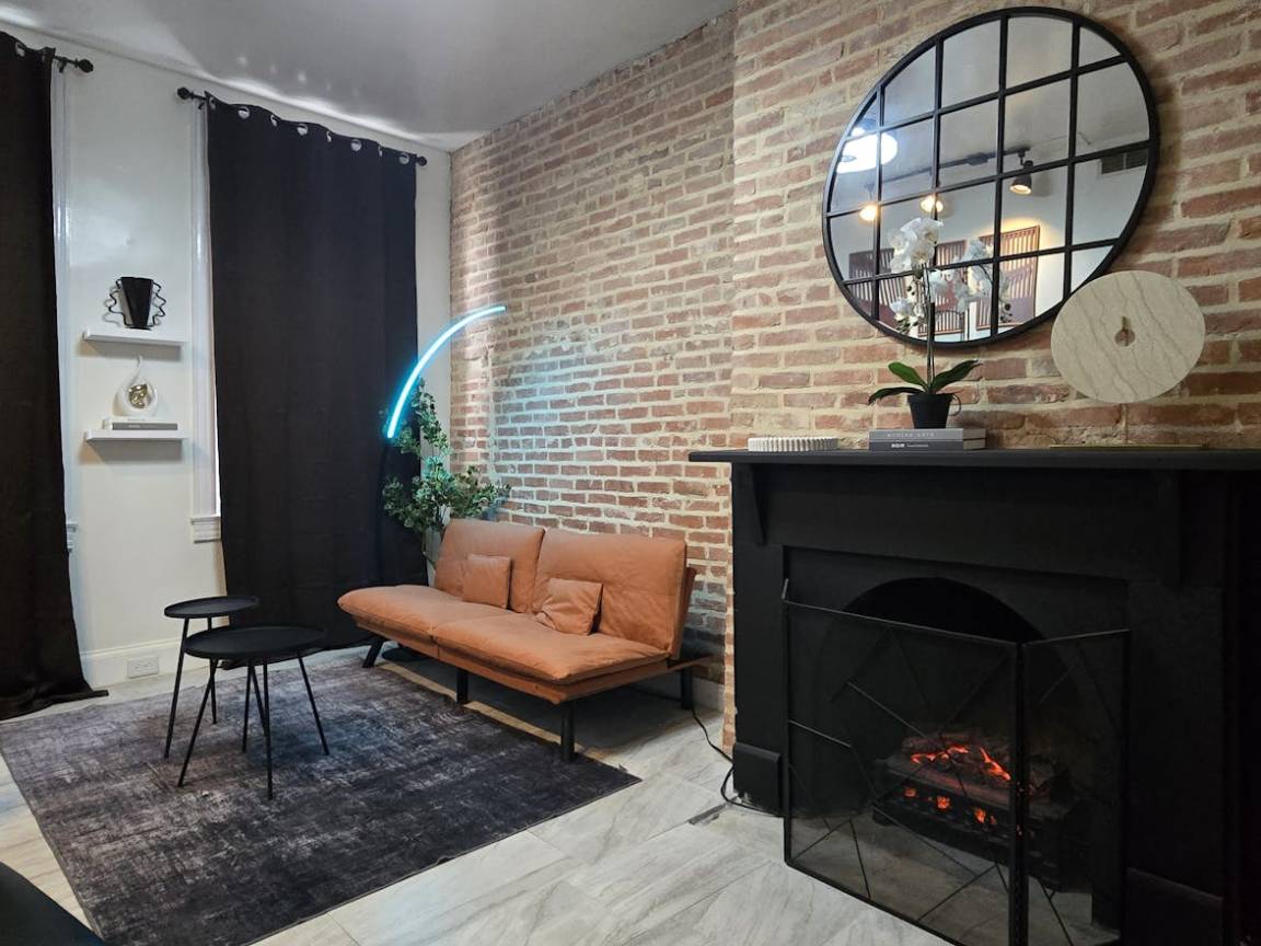 Apartment ∙ 2 Bedrooms ∙ 4 Guests - Baltimore, MD