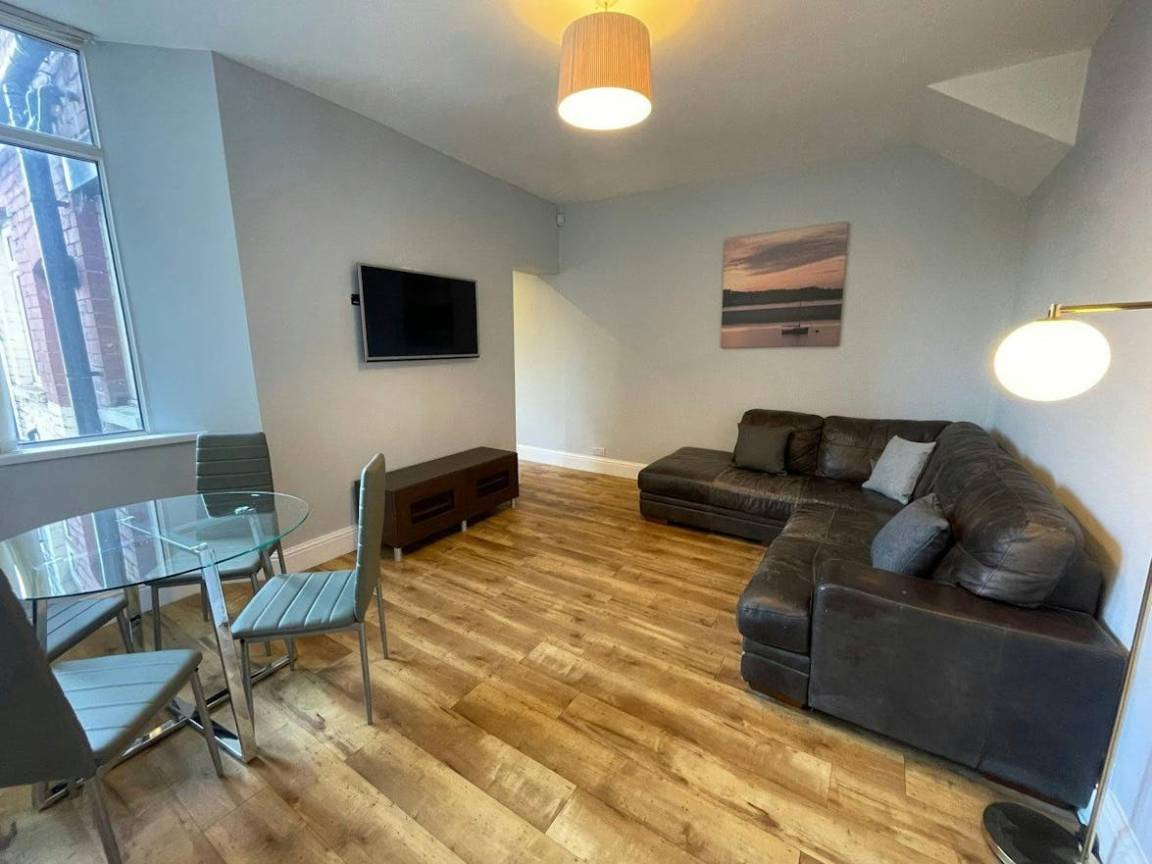 102 M² Casa ∙ 4 Habitaciones ∙ 8 Huéspedes - Mánchester