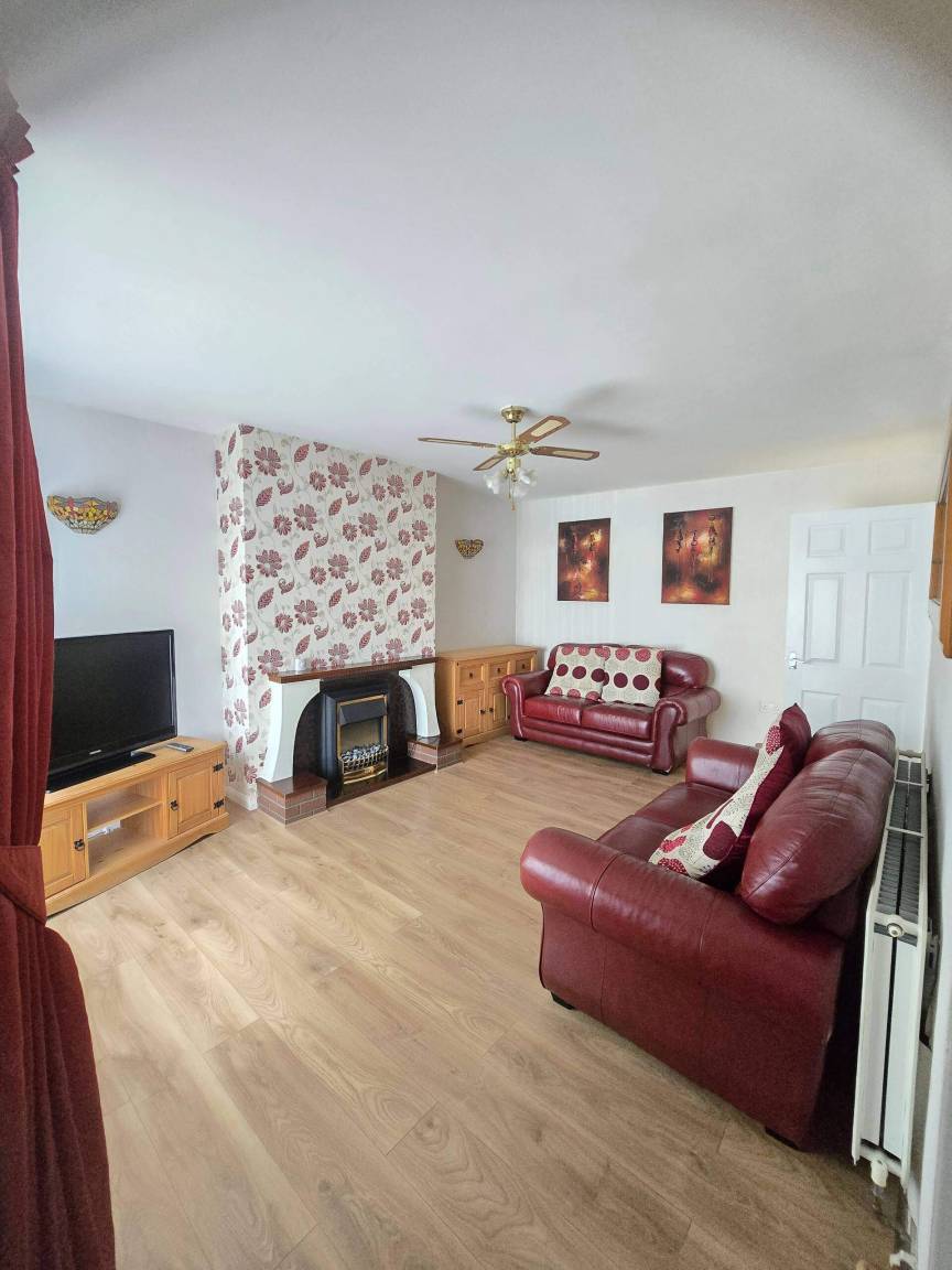 70 M² House ∙ 3 Bedrooms ∙ 6 Guests - Warrington