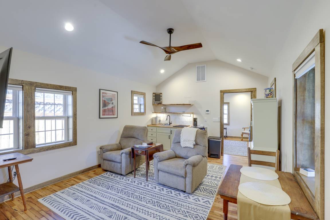 92 M² House ∙ 1 Bedroom ∙ 2 Guests - Hot Springs, NC