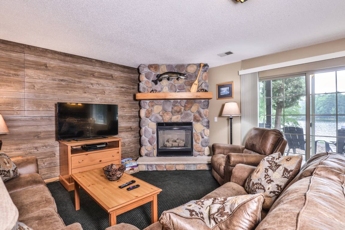 Condo ∙ 2 Bedrooms ∙ 6 Guests - St. Germain, WI