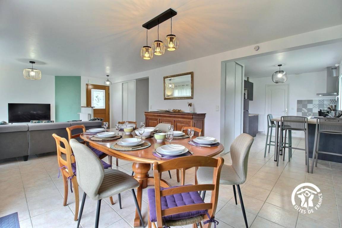 105 M² Gîte ∙ 4 Quartos ∙ 8 Hóspedes - Ambon