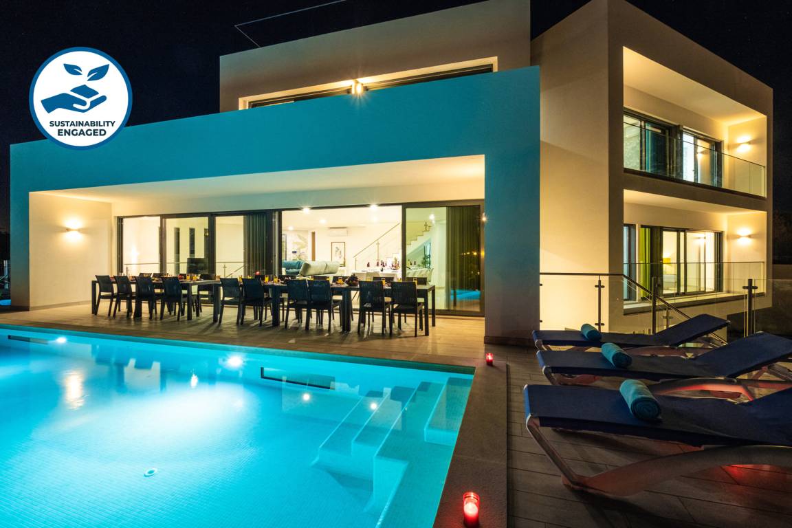 300 M² Villa ∙ 9 Chambres ∙ 34 Personnes - Armação de Pêra