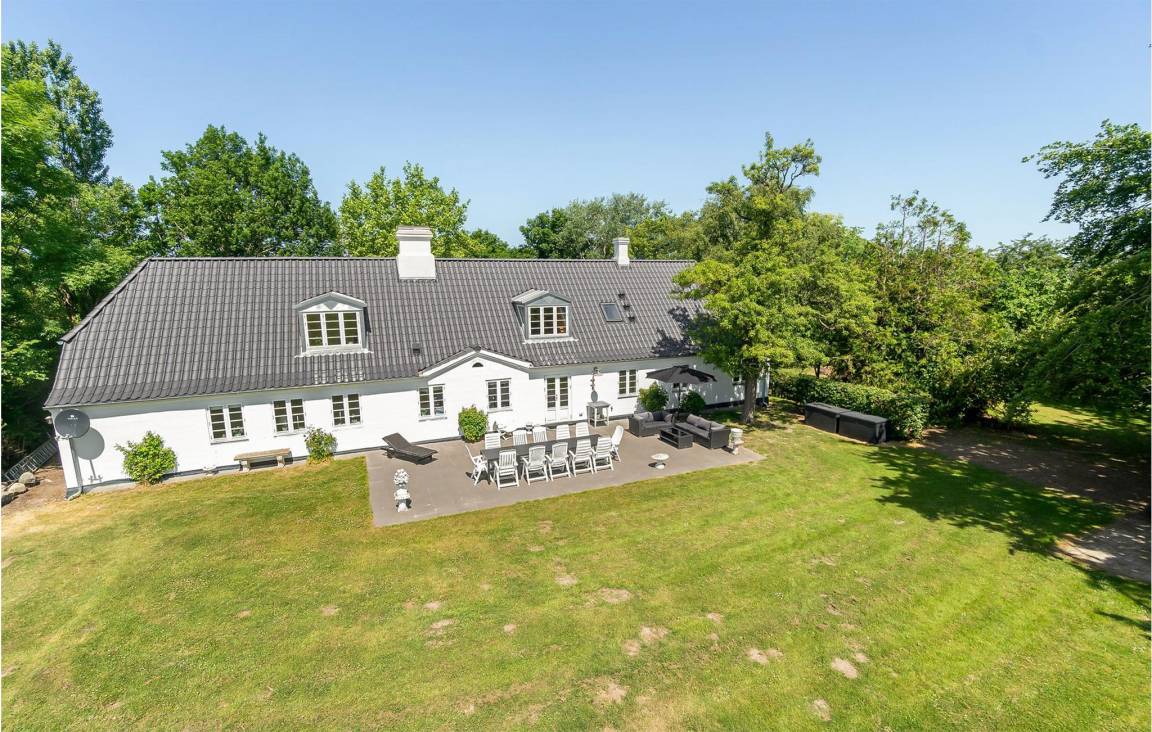 316 M² Ferienhaus ∙ 4 Schlafzimmer ∙ 10 Gäste - Rudkøbing Sogn