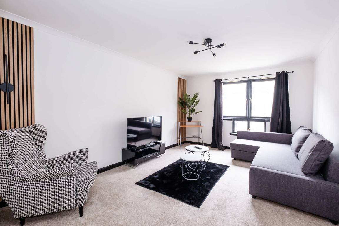 Apartment ∙ 2 Bedrooms ∙ 5 Guests - Aberdeen