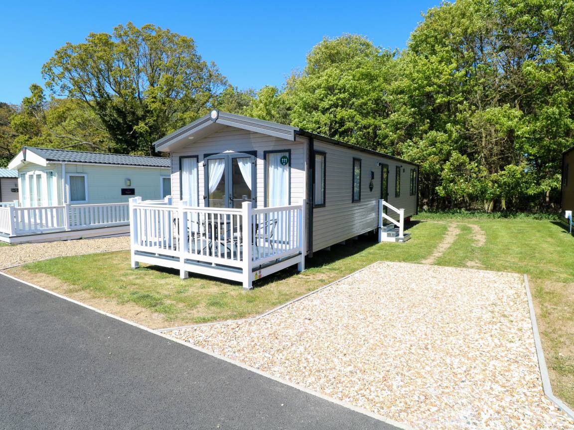 Cottage ∙ 2 Bedrooms ∙ 4 Guests - Beccles