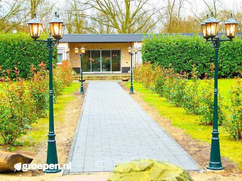 Huis ∙ 18 Slaapkamers ∙ 36 Gasten - Roermond