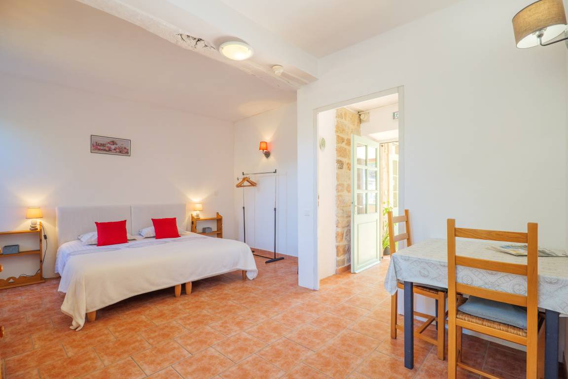 16 M² Chambre D'hôtes ∙ 1 Chambre ∙ 2 Personnes - Joyeuse