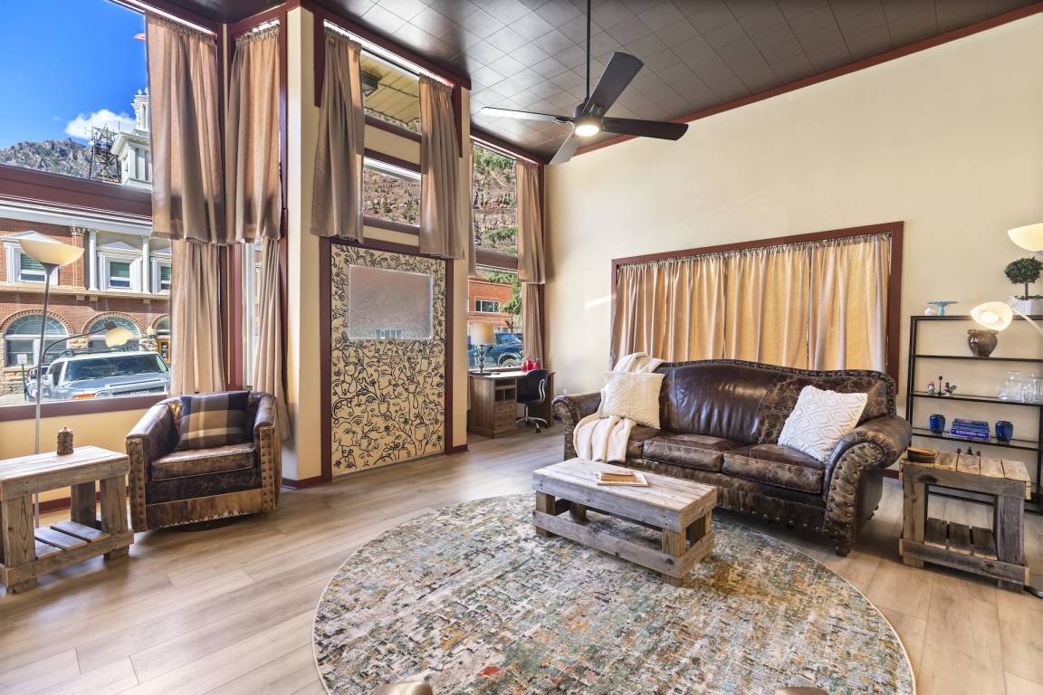 84 M² Dom ∙ 1 Sypialnia ∙ 2 Gości - Ouray